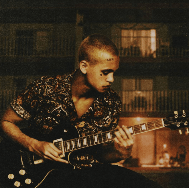 INTRODUCING: DOMINIC FIKE – BUSK MUSIC